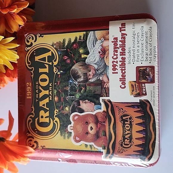 Crayola | Other | Newcrayola 992 Collectible Holiday Tin With Red And ...